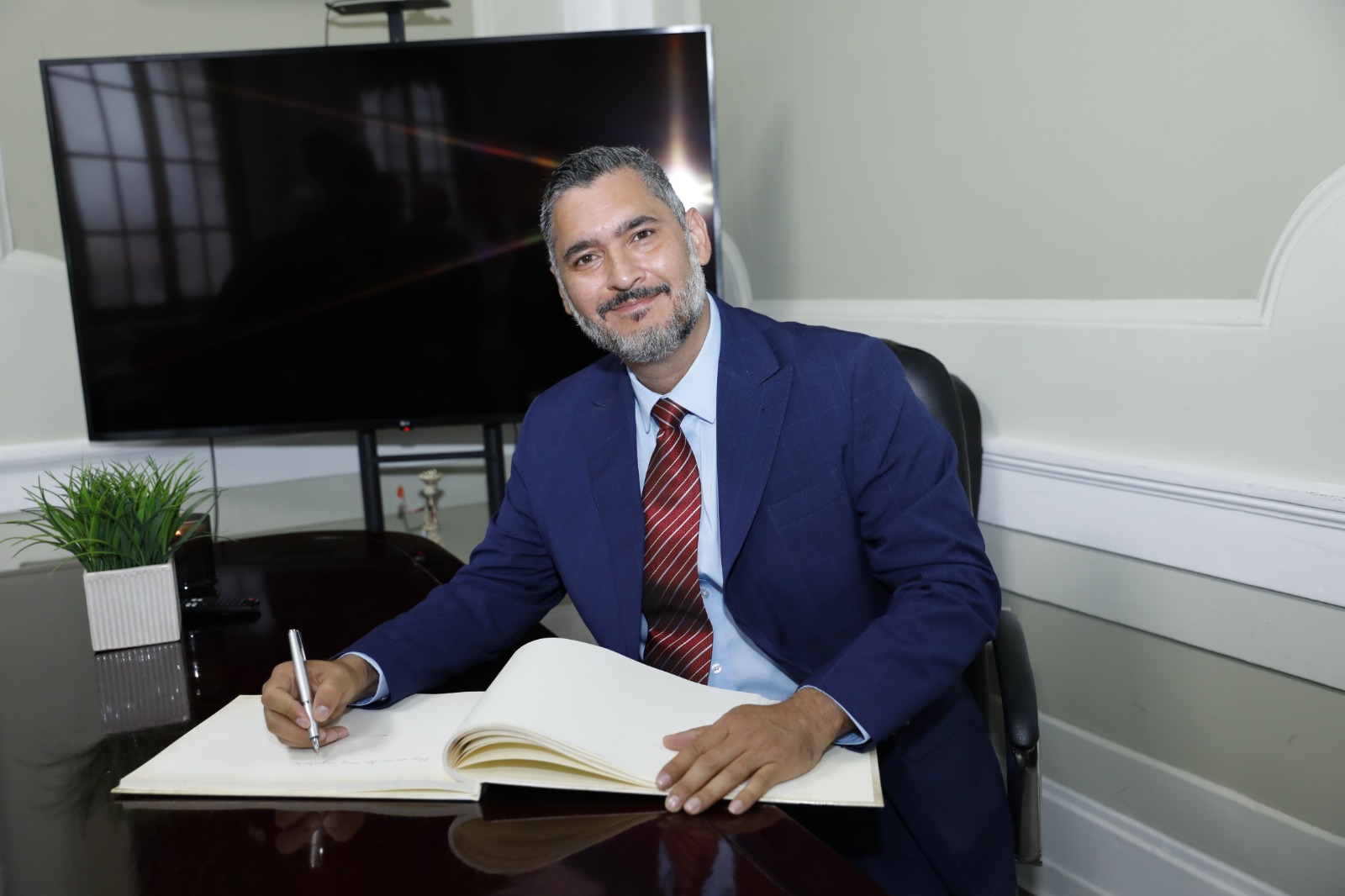 Marvin Castillo, nuevo vicepresidente de la Fundación WRO | Critica